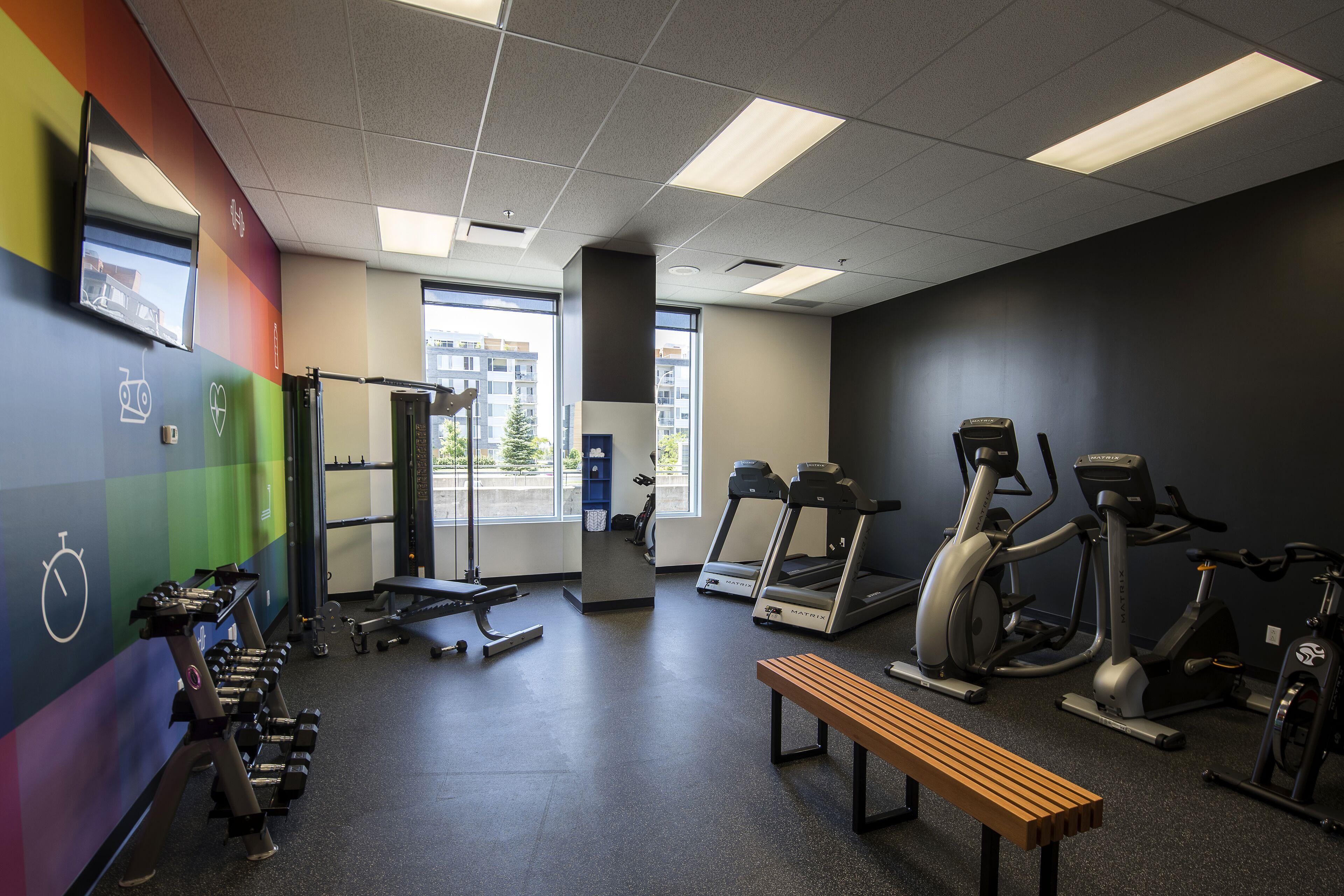 ALT HOTEL QUARTIER DIX30 BROSSARD - RÉSERVEZ VOTRE SÉJOUR À BROSSARD À ...